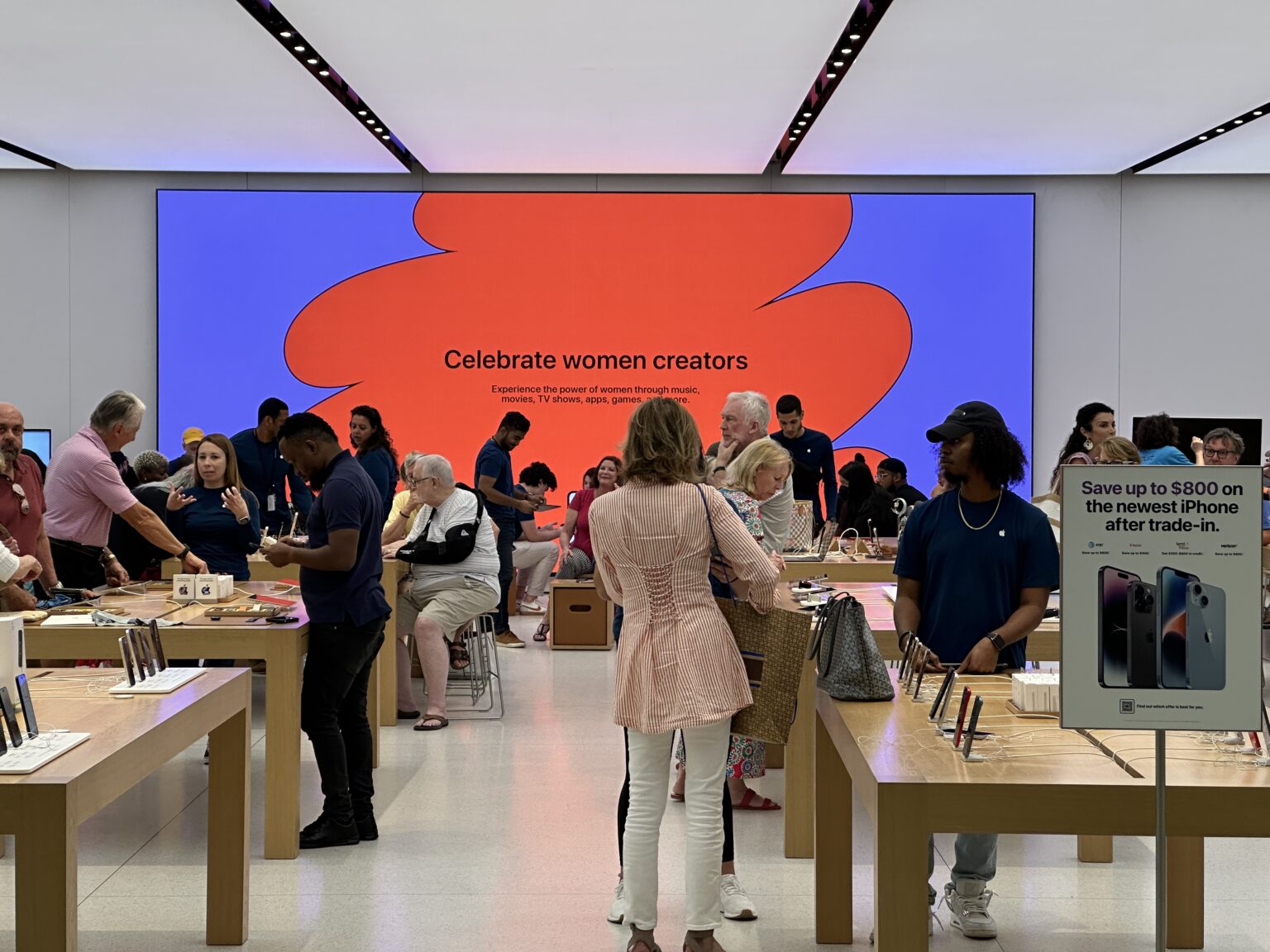 Apple celebrates Women's History Month - Philip Greenspun’s Weblog